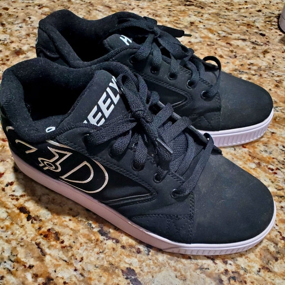 Heelys | Shoes | Heelys Size 9 | Poshmark
